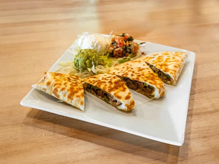 El Carrizo - Authentic Mexican Restaurant